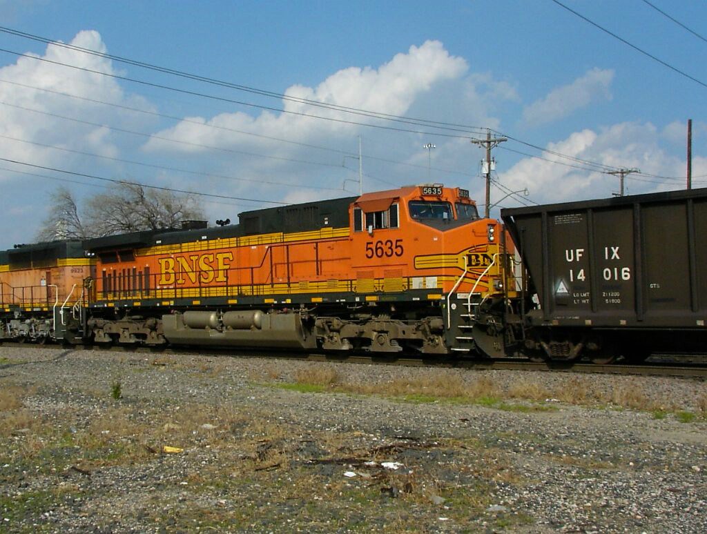 BNSF 5635